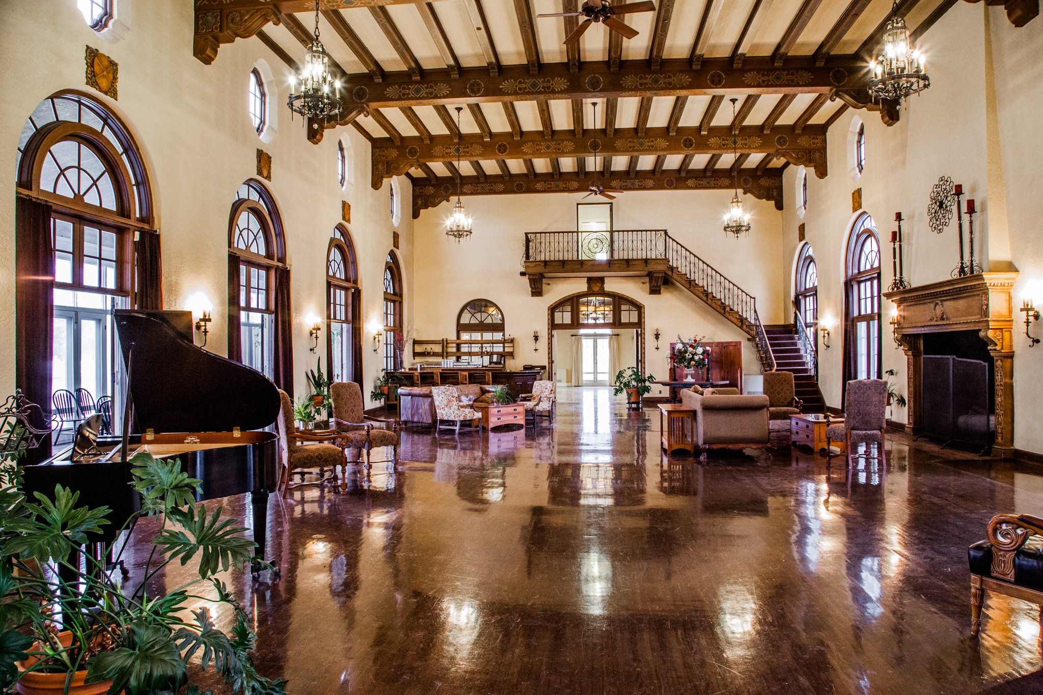 Gallatin Gateway Inn, Montana, MT 59730 - Listivo®